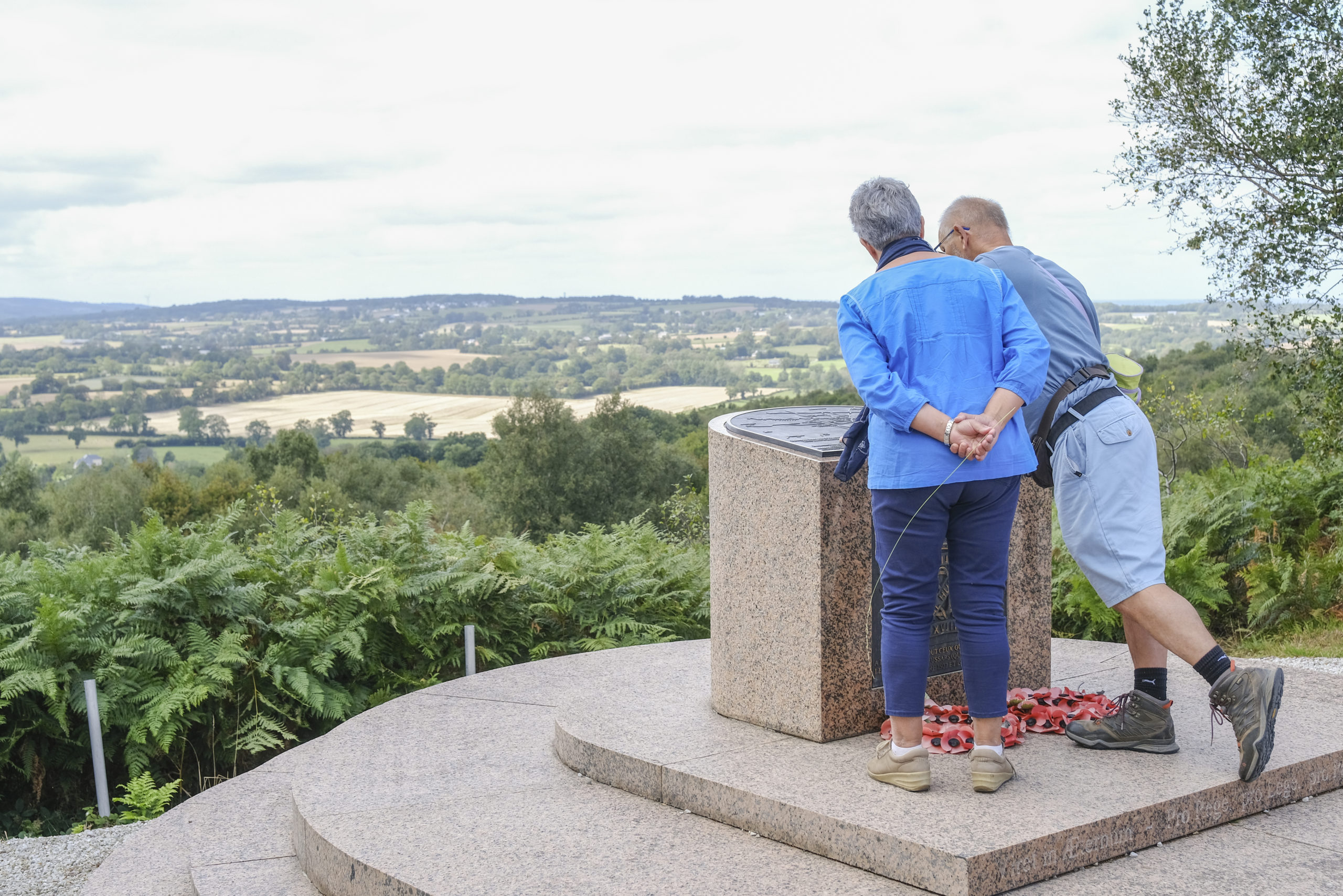 Promenade sur le Mont Pinçon avec Matthieu - Office de Tourisme du Pays ...